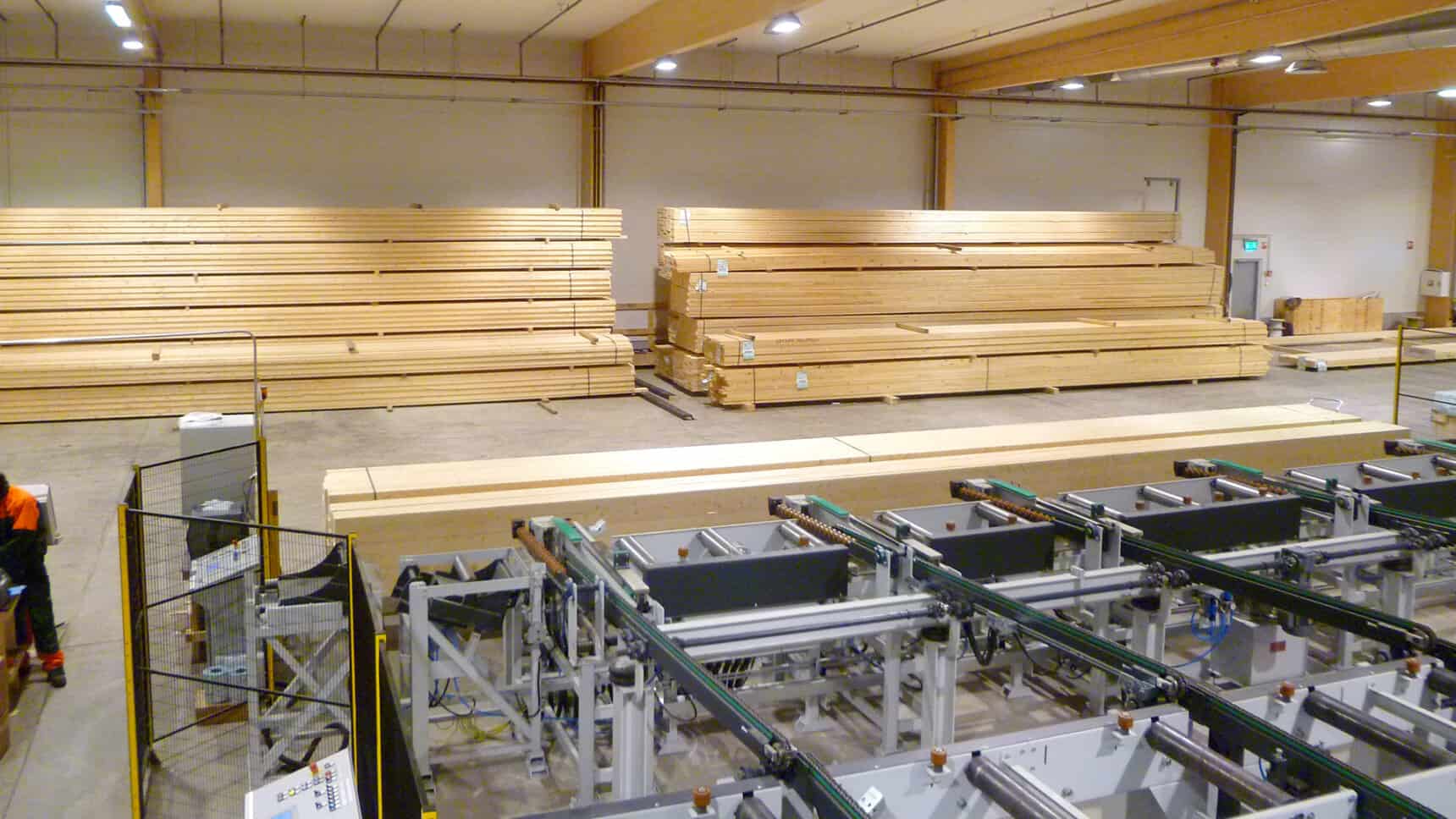 KUUSAMO LOG HOUSES LAMINATED LOGS ARE MADE WITH CARE - Kuusamo Hirsitalot